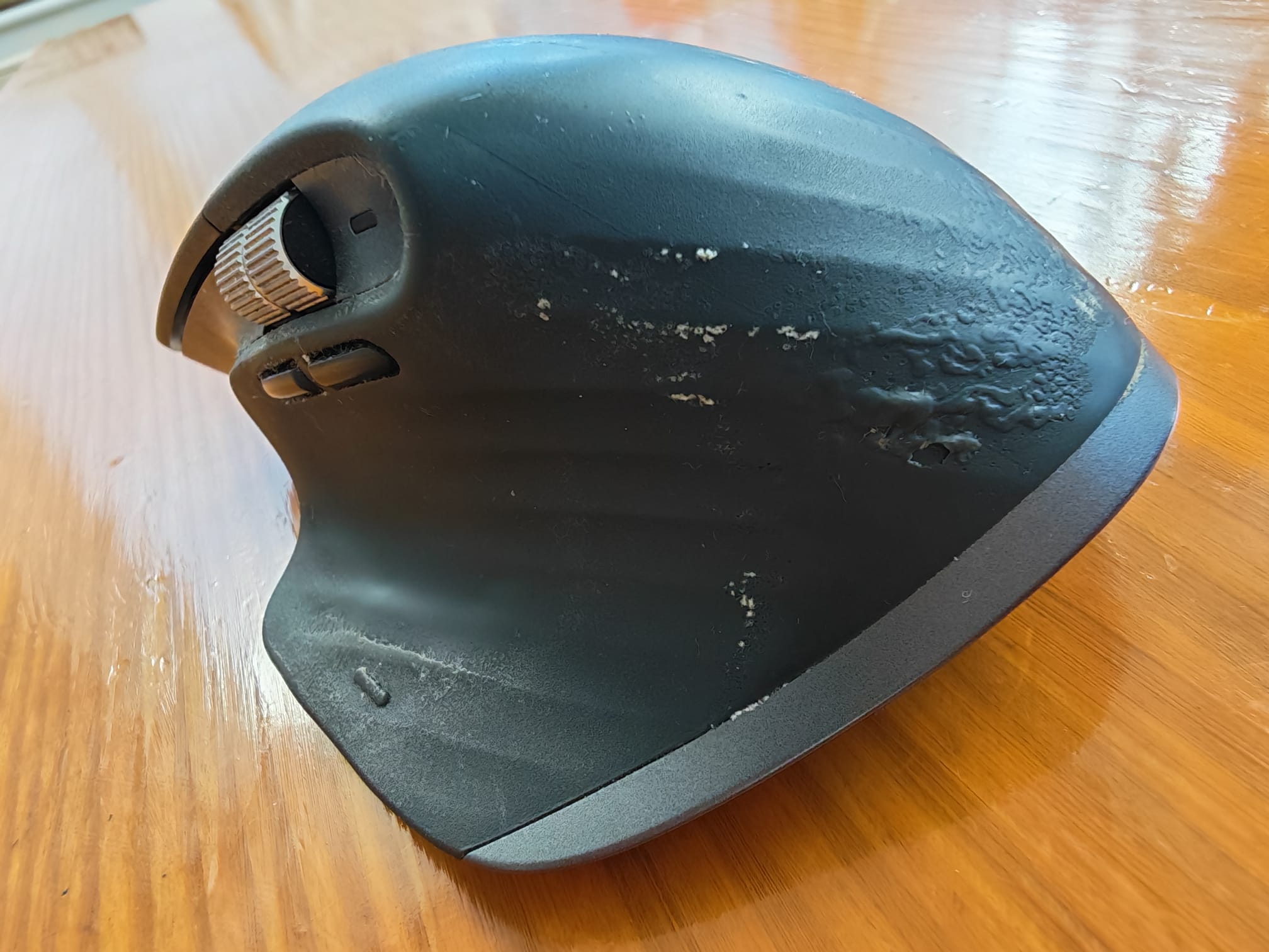 Logitech Signature Slim Solar+ K980 keyboard & MX Master 4 mouse